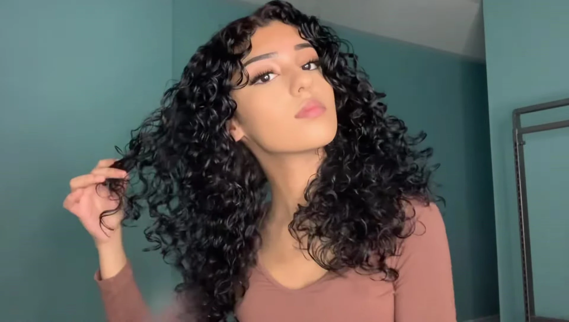 The Ultimate Guide to Diffusing Curly Hair for Maximum Volume and ...